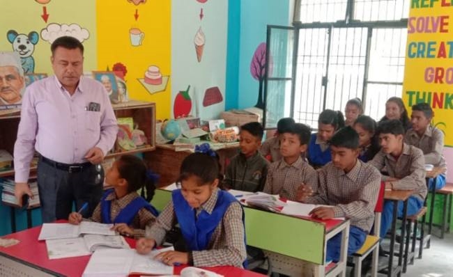 अल्मोड़ा में ताकुला ब्लाक के स्कूलों में आधे छात्र ही बता पाए सही उत्तर ...