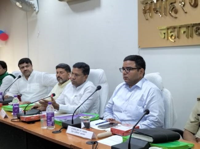 एपीएचसी व शहरी पीएचसी को लेकर ससमय उपलब्ध कराएं जमीन : मंत्री - Provide ...