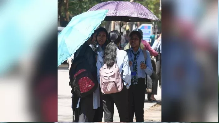 Jharkhand Weather Update: रांची में भीषण गर्मी में झुलसने लगे हैं लोग ...