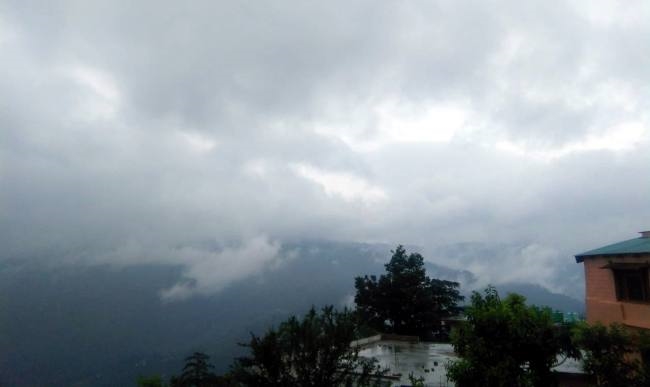 रिमझिम बारिश से ज्येष्ठ में आषाढ़ सरीखा मौसम हुआ अल्मोड़ा का - rain ...