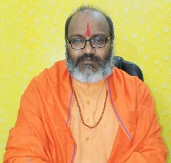 संघर्षो भरी है दीपक त्यागी से यति नरसिंहानंद बनने की कहानी - The story ...