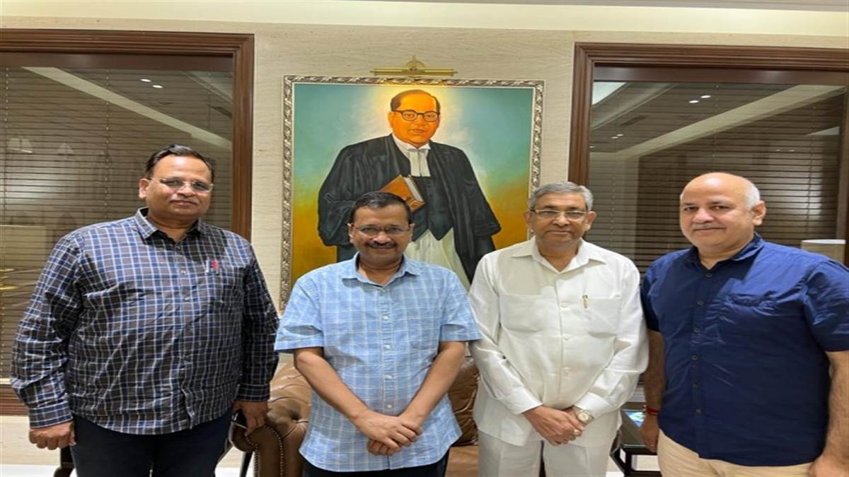 Delhi News: कांग्रेस छोड़ आप में शामिल हुए मुकेश गोयल, मध्यप्रदेश के ...