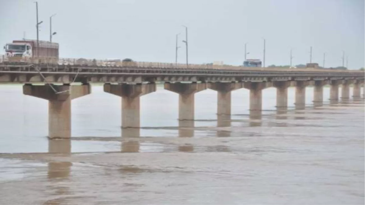 प्रयागराज-वाराणसी व गोरखपुर का सफर आसान होगा, 80 लाख से गंगा पर बने ...