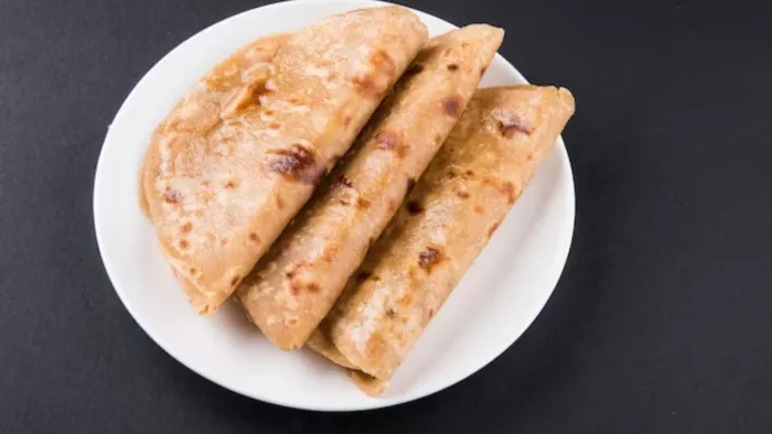 Baasi Roti ke Fayde: बासी रोटी में छिपे हैं सेहत के लिए कई गुण, फायदे ...