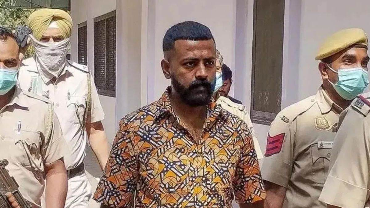 'बीपी हुआ कम और शरीर पर पड़े चकत्ते', महाठग सुकेश ने कोर्ट में बताया तो ...