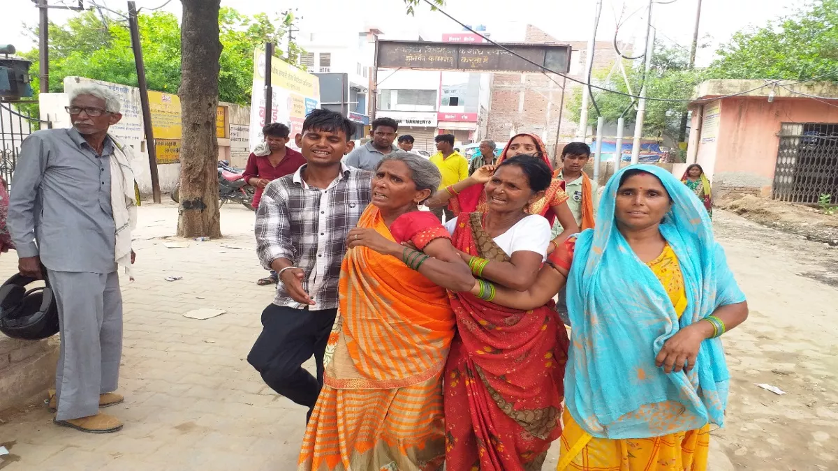 सामने मौत देख बेजुबानों को तो बचा लिया लेकिन खुद हो गया मगरमच्छ का ...