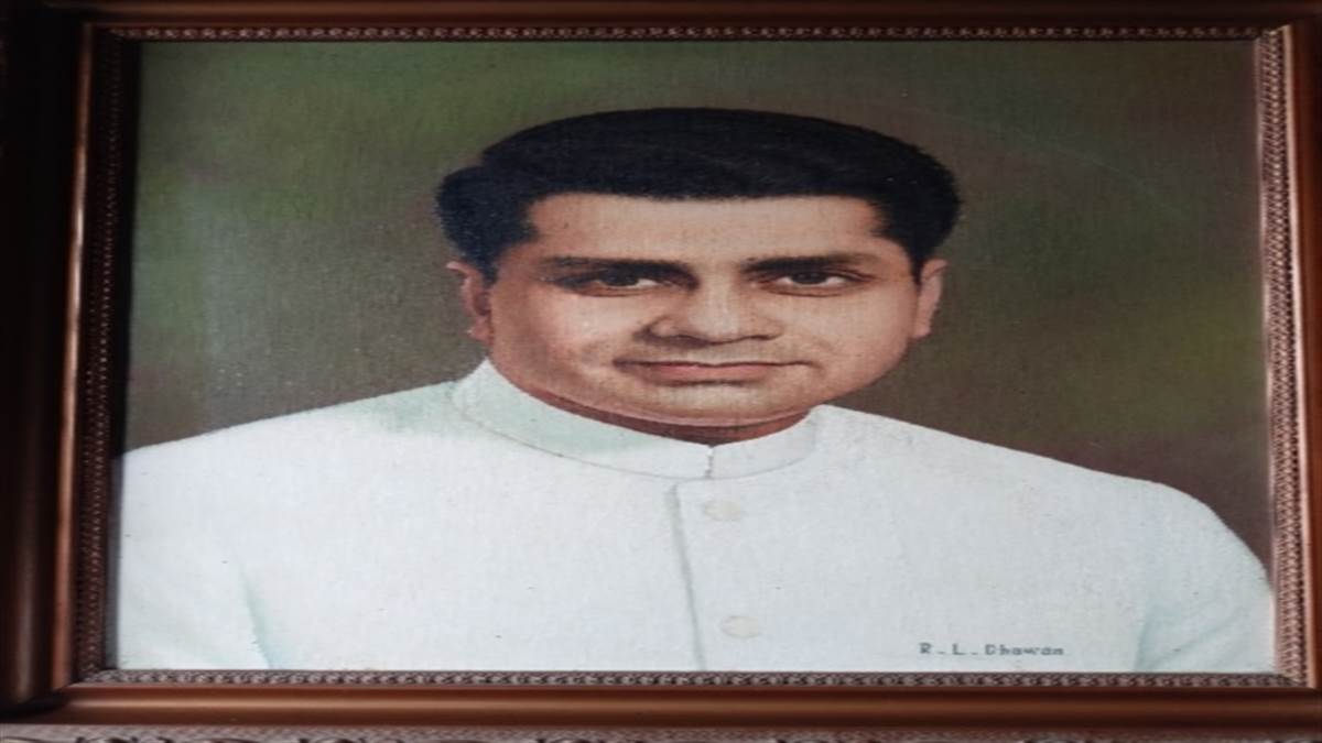 Dinesh Singh Birth Anniversary: राजा दिनेश ने दिलाई थी प्रतापगढ़ को ...