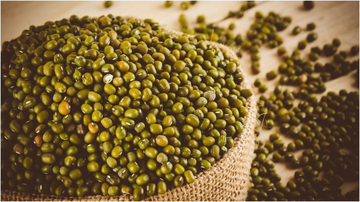 Hari Moong Benefits: इन अद्भुत गुणों से भरपूर है हरी मूंग, डाइट में ...