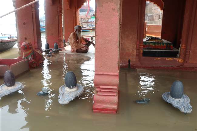 Varanasi City Weather Forecast : बारिश ने शाम मेंं कराया शीतलता का ...