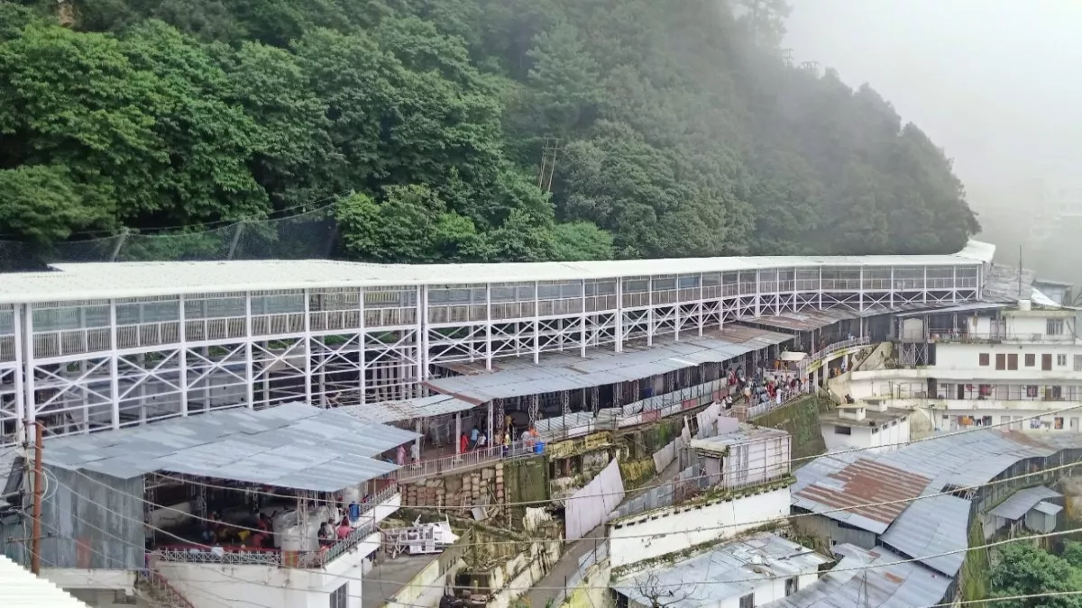 Mata Vaishno Devi के श्रद्धालुओं को जल्द समर्पित होगा अत्याधुनिक स्काईवॉक फ्लाईओवर, जानिए इसकी ...
