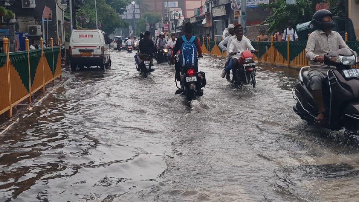 Aligarh Weather Updates : चार घंटे की झमाझम बारिश से तर बतर हुआ अलीगढ़ ...