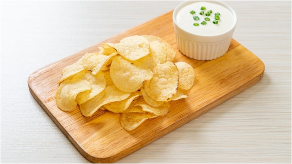 Potato Chips: बाज़ार के चिप्स को भूलें और घर पर बनाएं बिना तेल के ...