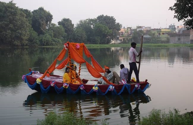 मांगी नाव न केवट आना भय कुमार मरम मय जाना