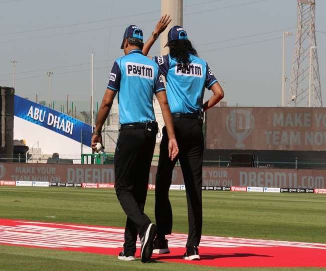 IPL में पहली बार आया ऐसा अंपायर, लंबे बाल वाले पश्चिम पाठक की हो रही ...