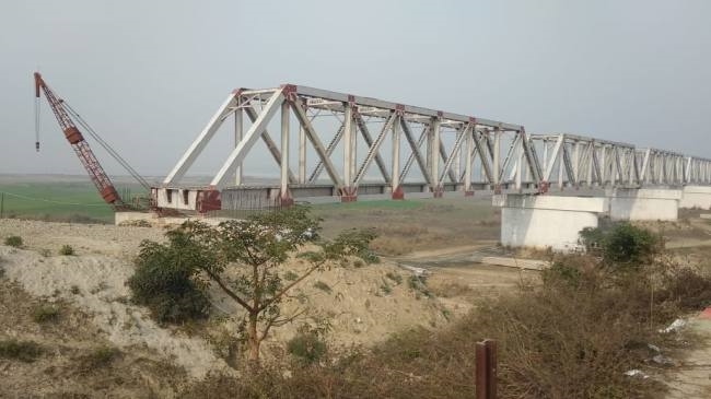 नए पुल के निर्माण में देर, दोहरीकरण पर ब्रेक - Delay in construction of ...