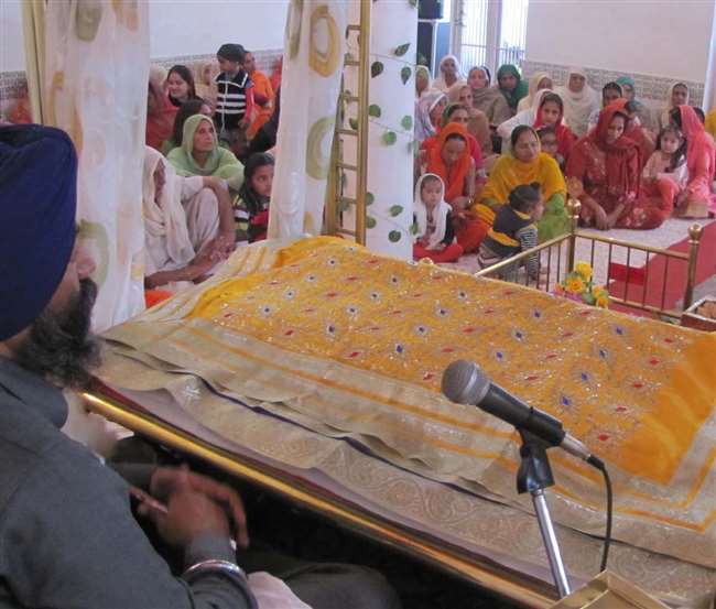 Guru Parv 2021 : धूमधाम से मनाया गुरु नानक देव का प्रकाश पर्व, शबद ...