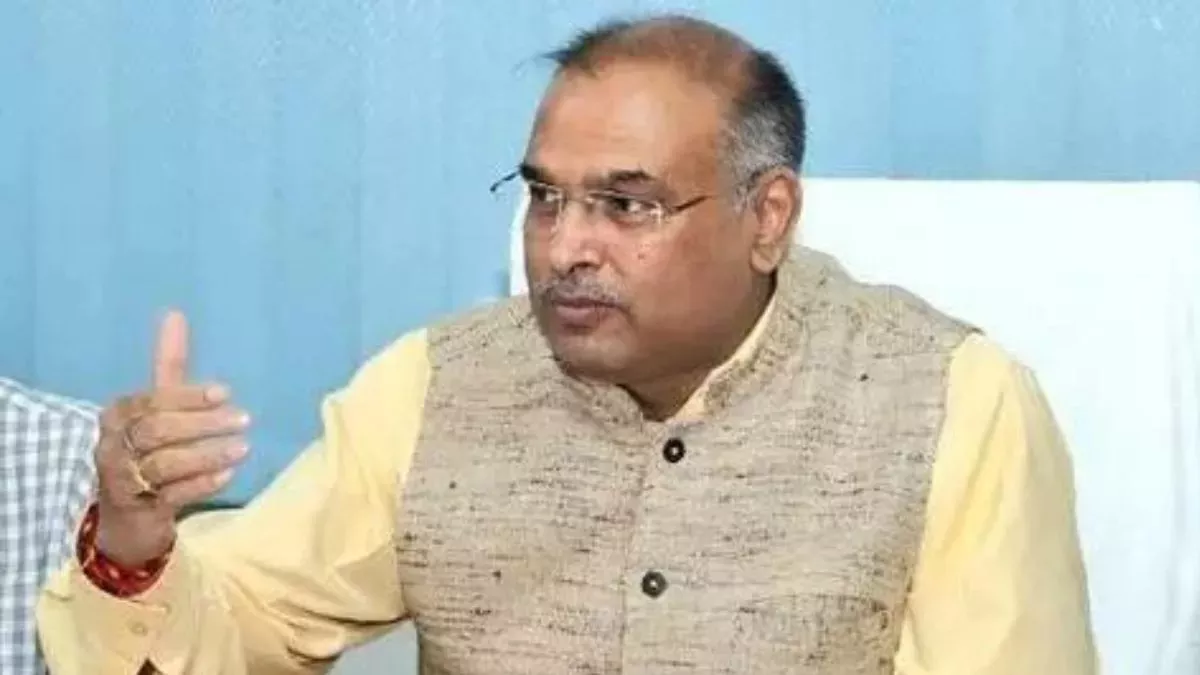 Vinay Pathak Case: विश्वविद्यालय को निजी कंपनियों के हाथ देकर विनय पाठक ...