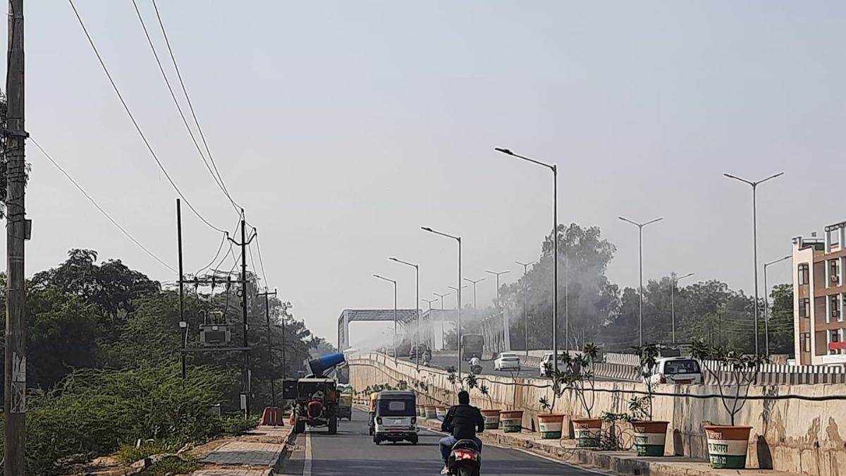 AQI Agra: तेज हवा बनी वरदान, आगरा में सुधरा वायु गुणवत्ता का हाल, देखें ...