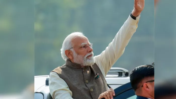 PM Modi Varanasi Visit: आज देश लाल किला से अपनी विरासत पर गर्व की घोषणा ...