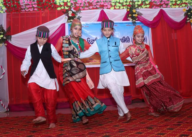 थडिया, चौफला और तलवार नृत्य की प्रस्तुति ने समा बांधा - rikhanikhal ...