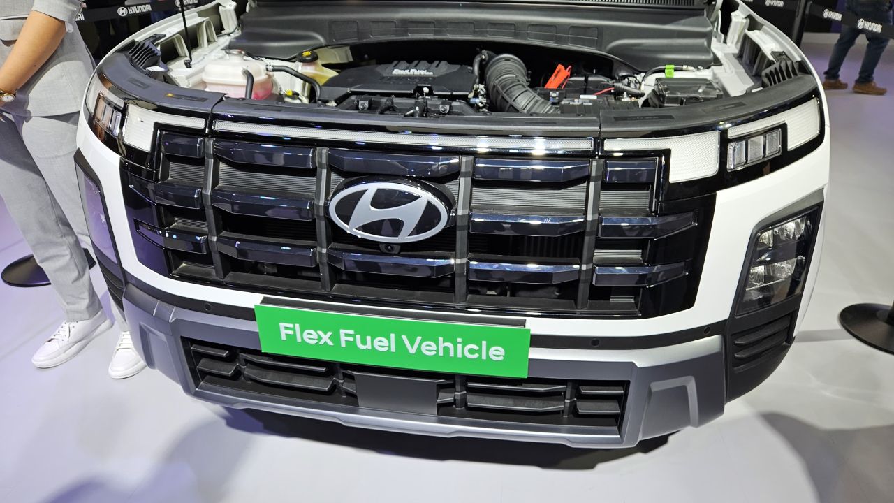 Auto Expo 2025 में Hyundai ने शोकेस की Creta Flex Fuel, कितना दमदार ...