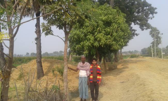 इस पेड़ वाले बाबा को है ताउम्र पौधे रोपने का जुनून - This char(39 ...