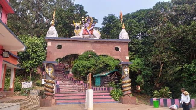 शिवरात्रि के लिए सज गया शिवगादी मंदिर - Shivgadi temple decorated for ...
