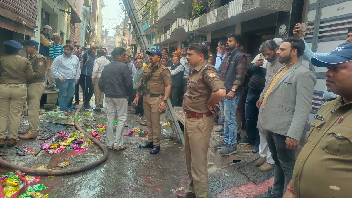 Roorkee News: अवैध पटाखा फैक्ट्री में धमाका, चार जिंदा जले; 40 मिनट तक ...