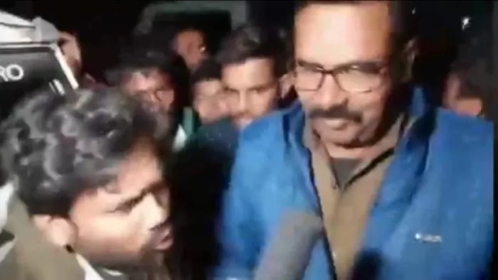 Samastipur News: विद्यापतिनगर में ग्रामीणों मे DSP को बंधक बनाया, बकरी ...