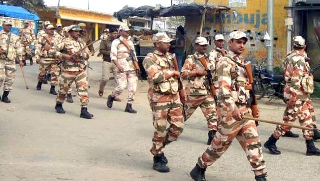 अर्धसैनिक बलों ने ग्रामीण क्षेत्रों में निकाला फ्लैग मार्च - flag march ...