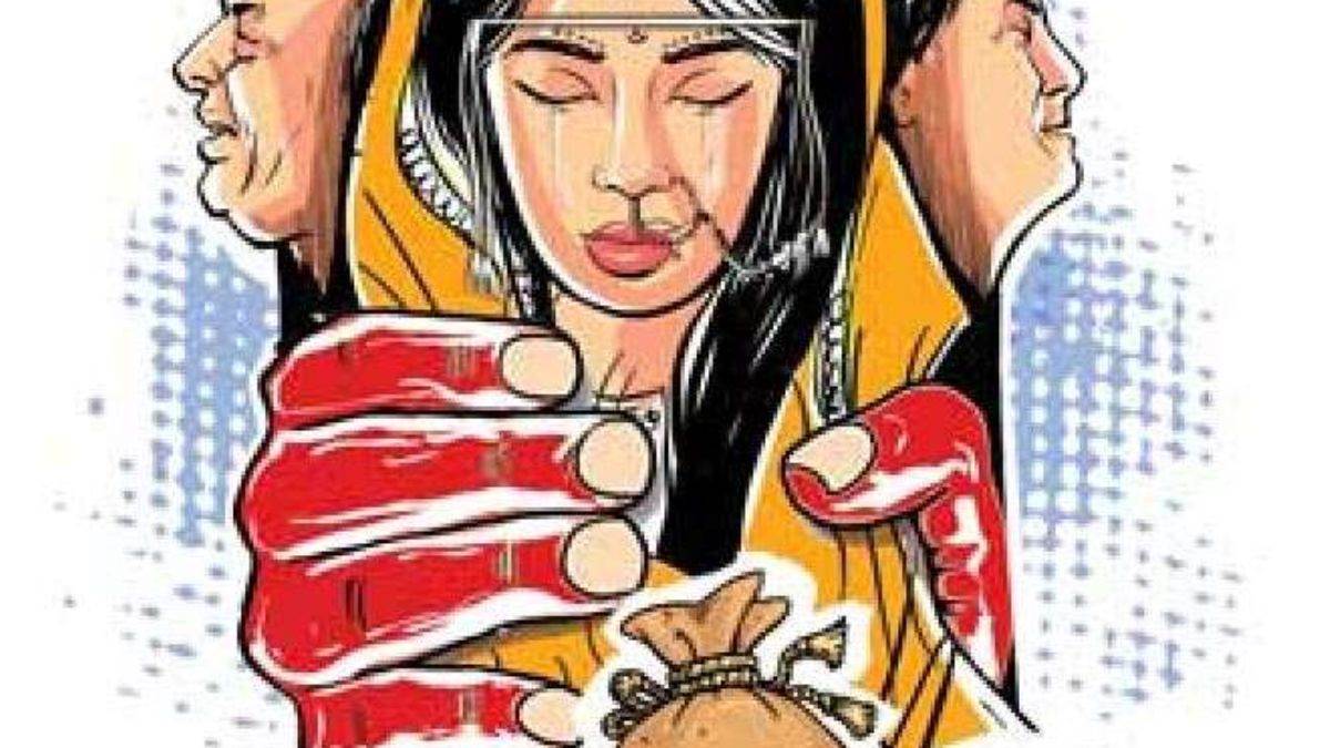 Ambala Dowry Harassment: 50 लाख न देने पर विवाहिता से मारपीट, घर से ...