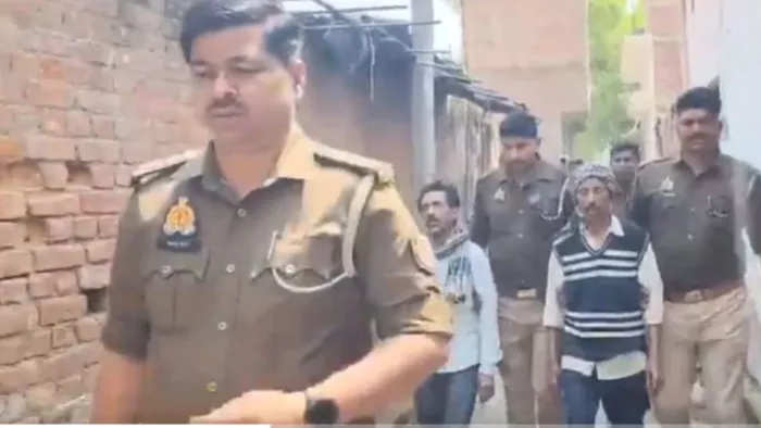Badaun: पोस्टमार्टम के बाद अंतिम संस्कार को लाए गए बच्चों के शव, पुलिस ...