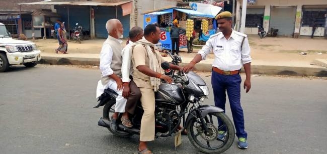 पेट्रोल पंपों पर डीएम के आदेश का पालन नहीं