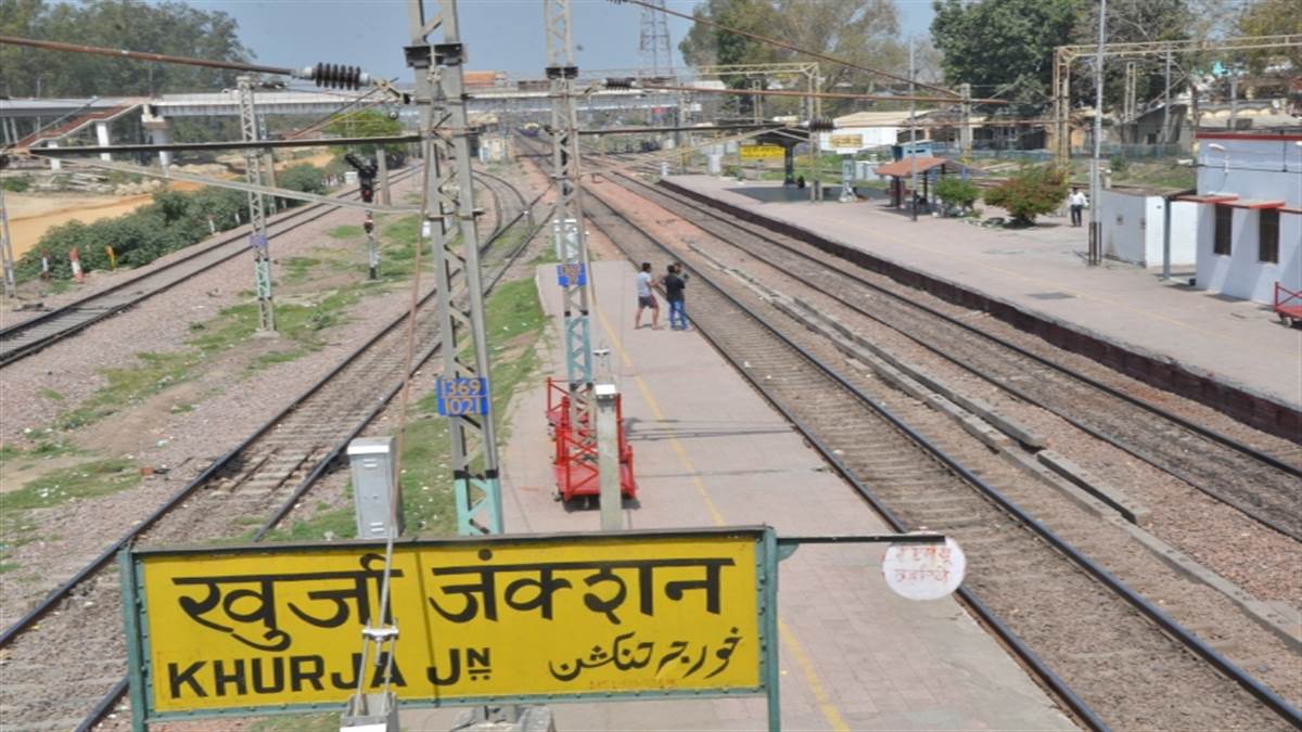 Agneepath protest ट्रेन रद रहने से यात्री रहे परेशान अन्य वाहनों का ...