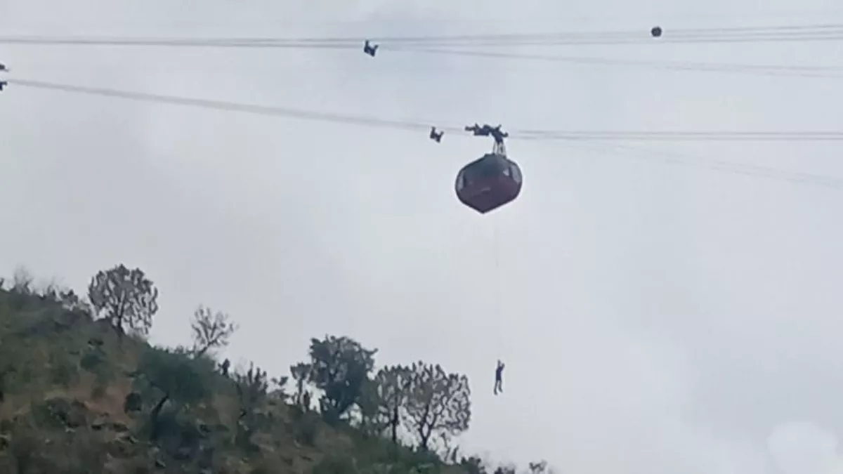 Parwanoo Timber Trail Ropeway: परवाणू रोपवे ट्राली में फंसे 14 पर्यटक ...