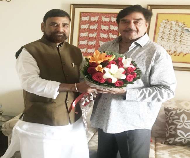 बिहार: कांग्रेस नेता शत्रुघ्न सिन्हा से जदयू प्रवक्ता राजीव रंजन प्रसाद ...