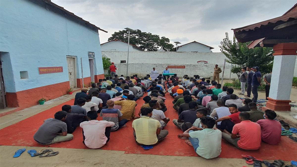 जेल में 10 बंदियों की हुई एचआइवी जांच - HIV test of 10 prisoners in ...