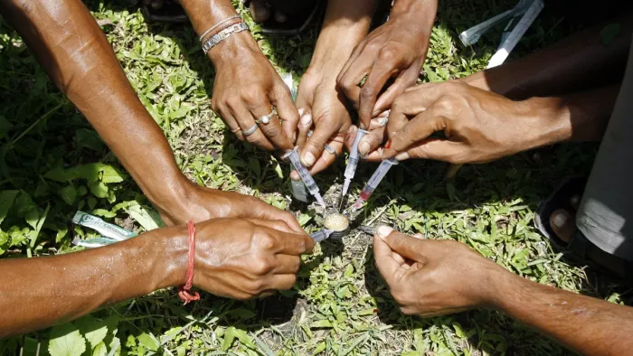 Drug Addiction: युवाओं में बढ़ता नशा बढ़ा रहा चिंता, सरकार ने उठाए ये ...