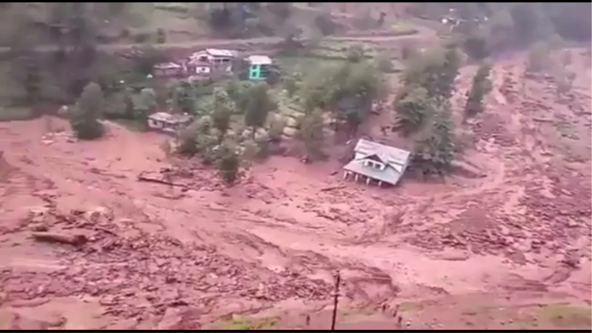 Cloudburst In Doda : डोडा के गांव कहारा में बारिश का कहर, बादल फटने से ...