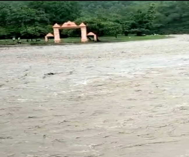 Saharanpur Weather Today: सहारनपुर में तेज बारिश, नदियों में उफान ...