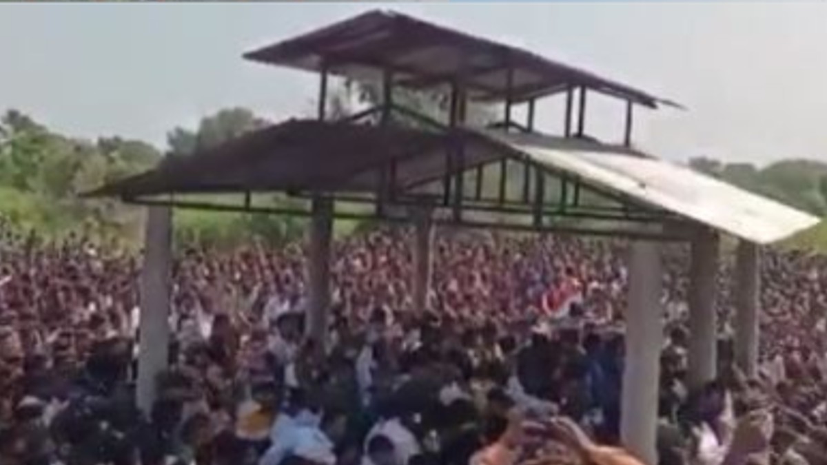 बिहार का लाल कैप्टन आनंद कुमार पंचतत्व में विलीन, अंतिम यात्रा में ...