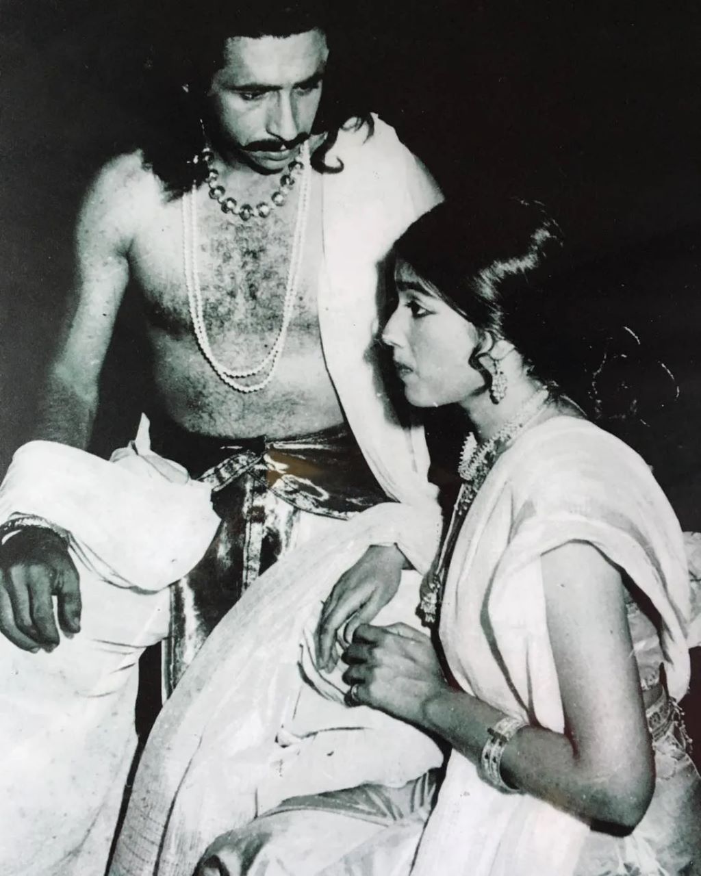 Naseeruddin Shah Family: एक्टिंग के खिलाफ थे पिता, पर फिल्मों में है ...