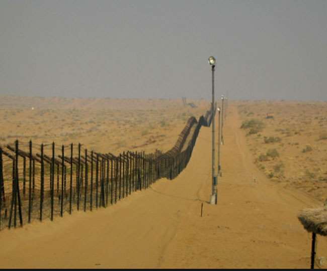 Rajasthan Border: सीमा पर तीन चुनौतियों का सामना कर रहे बीएसएफ के जवान ...