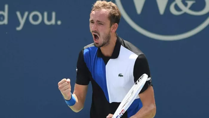 Cincinnati Masters: मेदवेदेव और सितसिपास सेमीफाइनल में होंगे आमने-सामने ...