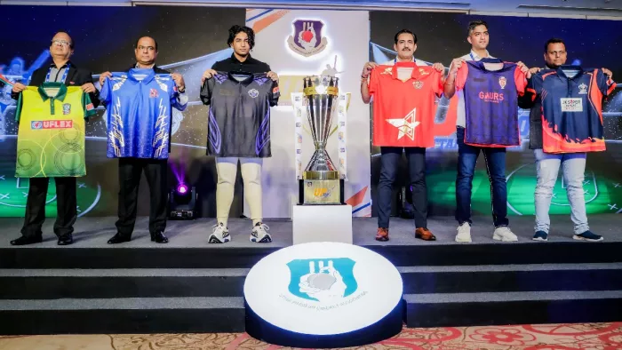UPT20 League: यूपी टी-20 लीग की ट्रॉफी का हुआ अनावरण, सभी छह टीमों ने ...