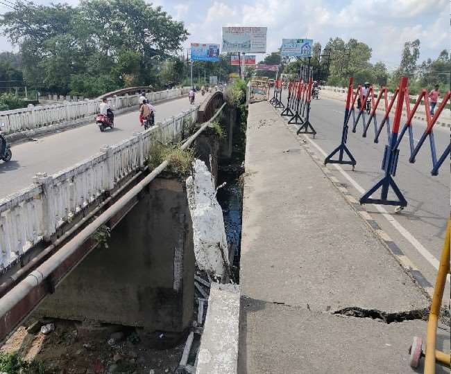 मुरादाबाद में गागन नदी के पुल की रेलिंग टूटी, दुर्घटना का खतरा बढ़ा ...
