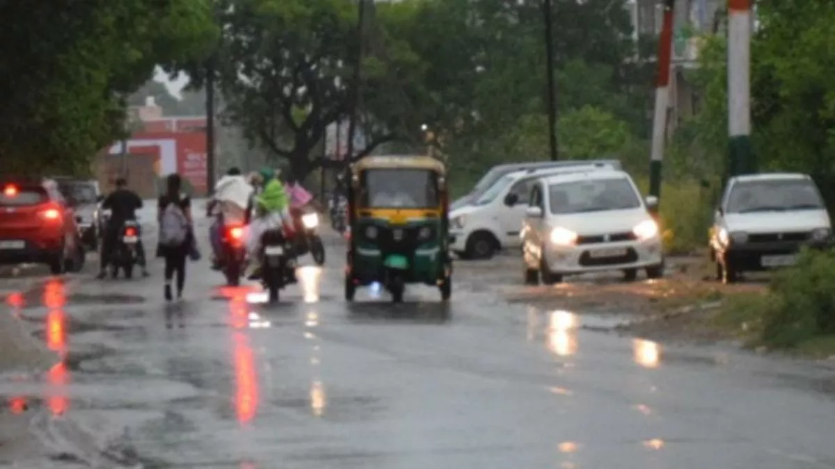 Meerut Weather Update: मेरठ में सुबह से झमाझम बारिश से मौसम सुहावना ...
