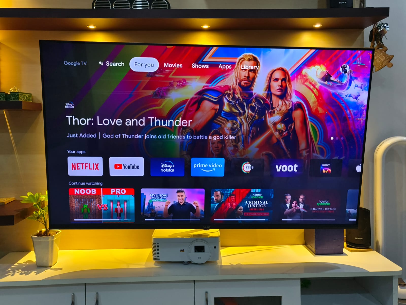 Thomson 4K QLED TV रिव्यू: फुल पैसा वसूल है ये स्मार्ट टीवी, यहां जानें ...