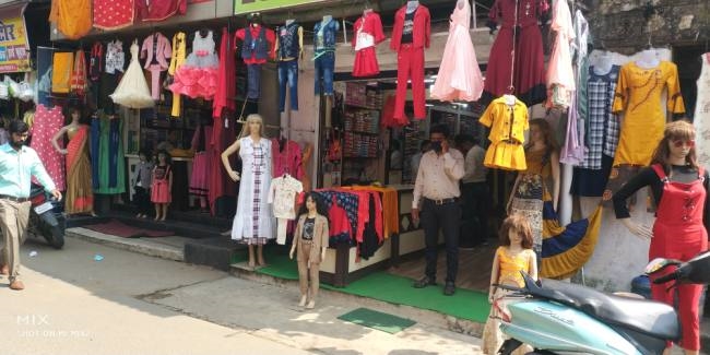 दो दिन बचे शेष, लेकिन पूजा बाजार में अब भी नहीं है कोई रौनक - There are ...