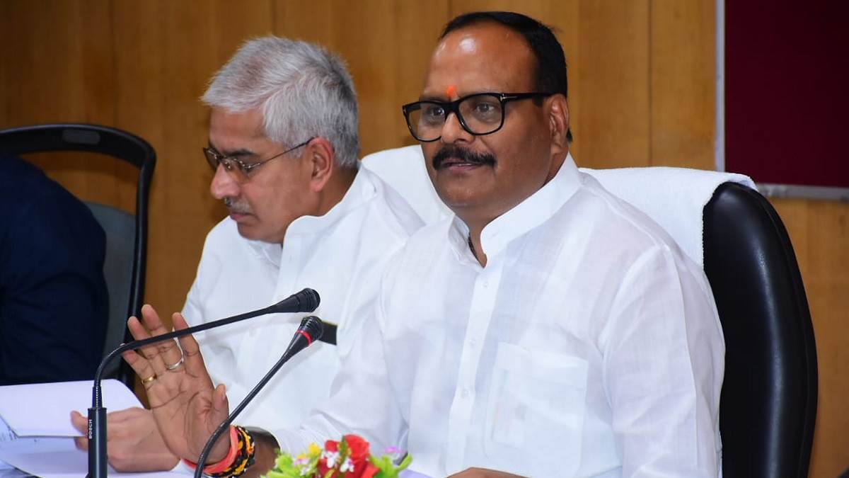 Health News UP: डिप्टी सीएम ब्रजेश पाठक बोले- सरकारी मेडिकल कालेजों में ...